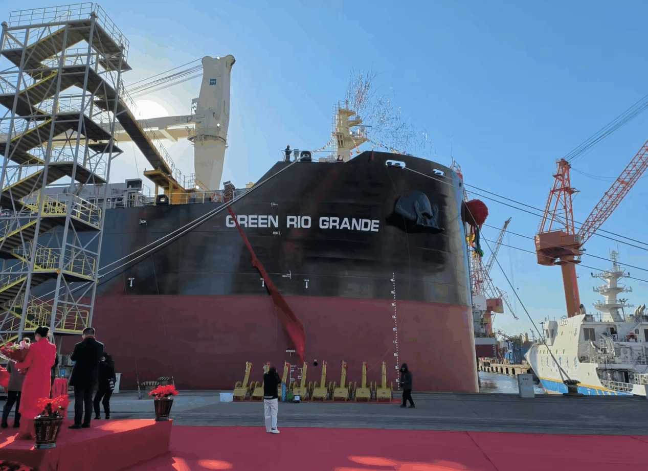 Huayang starts to manages world's largest multi-purpose pulp ship ...